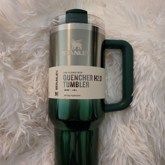 Stanley | Other | Nwt 4oz Stanley Flowstate Quencher H20 Pine Gradient ...